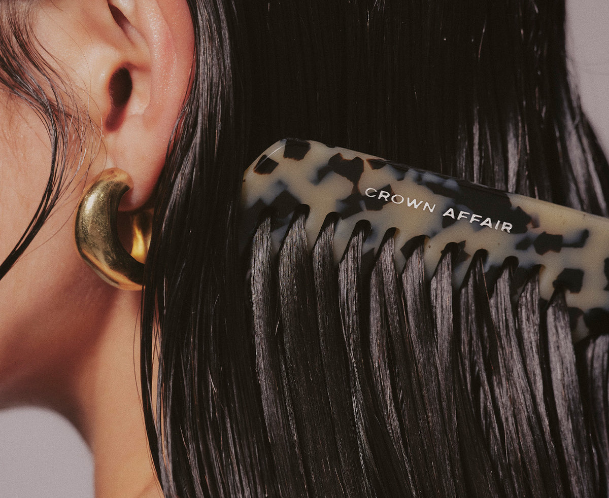 The Comb No. 002 - Crown Affair