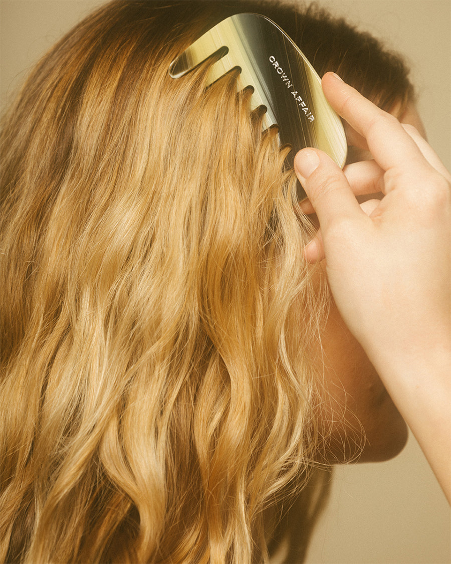The Comb No. 002 - Crown Affair